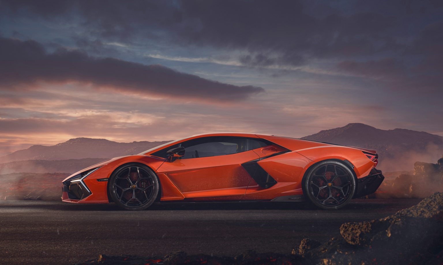Lamborghini Revuelto Tegaskan Ikon Supercar Era Baru - Business Lounge